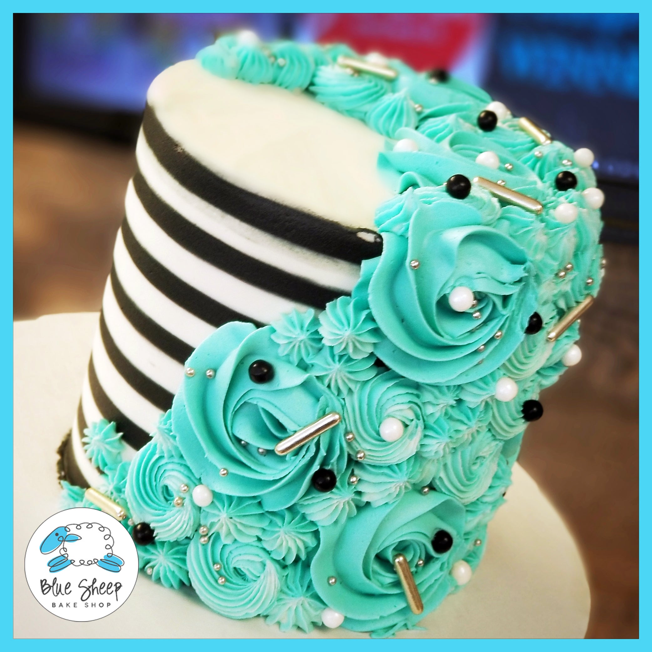 Stripes and Textures To Go Cake – Blue Sheep Bake Shop